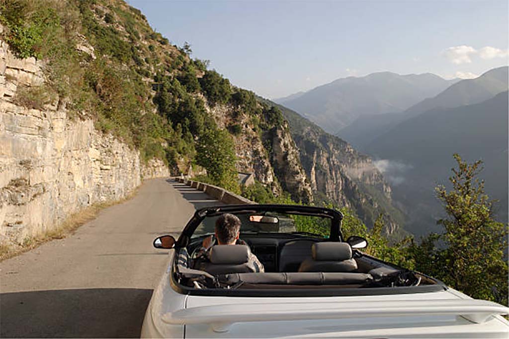 The Essentials of Driving in France - CcsTi-Larotonde